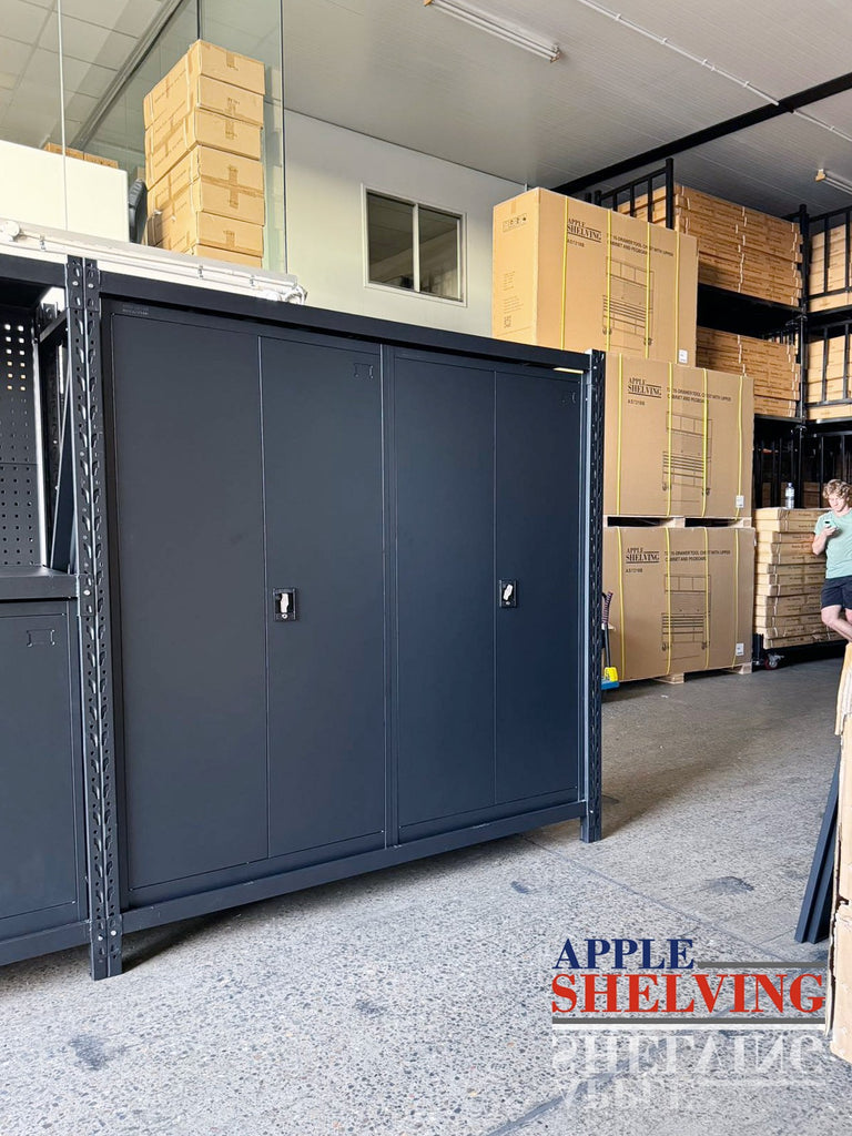 2m(L) 2 Cabinets on shelf – Apple Shelving